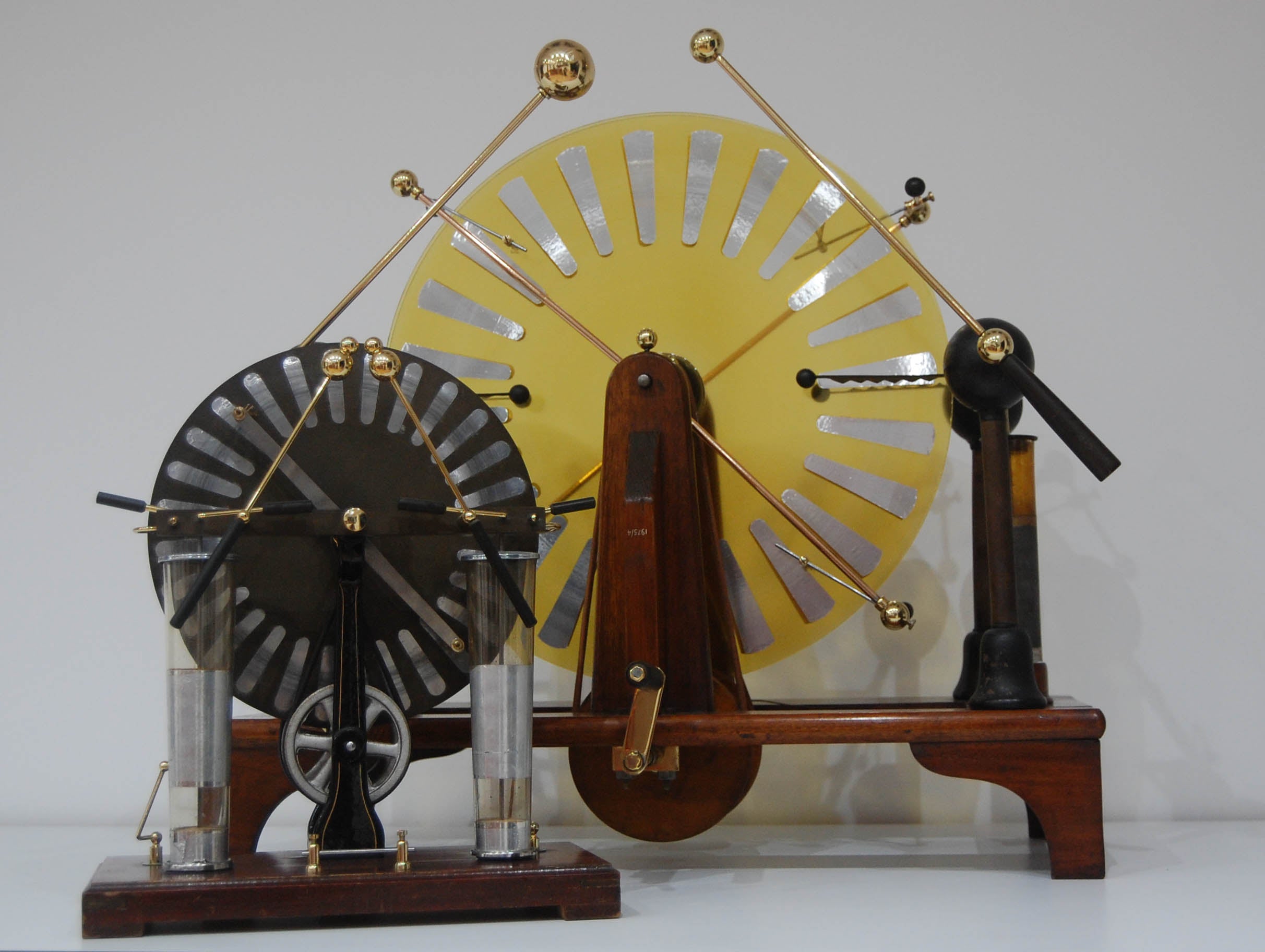 Large Late Victorian Wimshurst Machine with 18" Discs – Jason Clarke ...