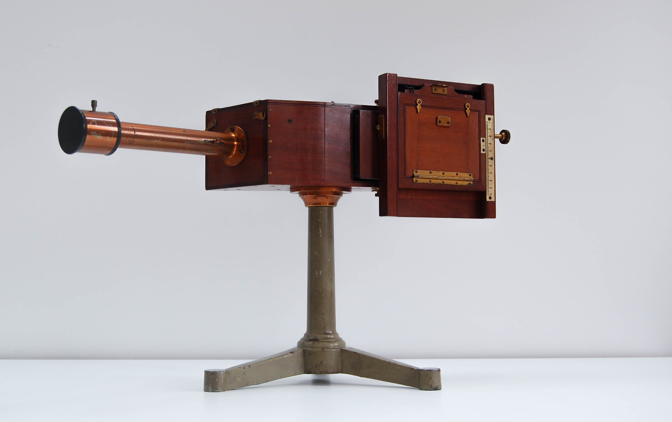 Quartz Spectrograph by Adam Hilger Ltd London – Jason Clarke Antiques