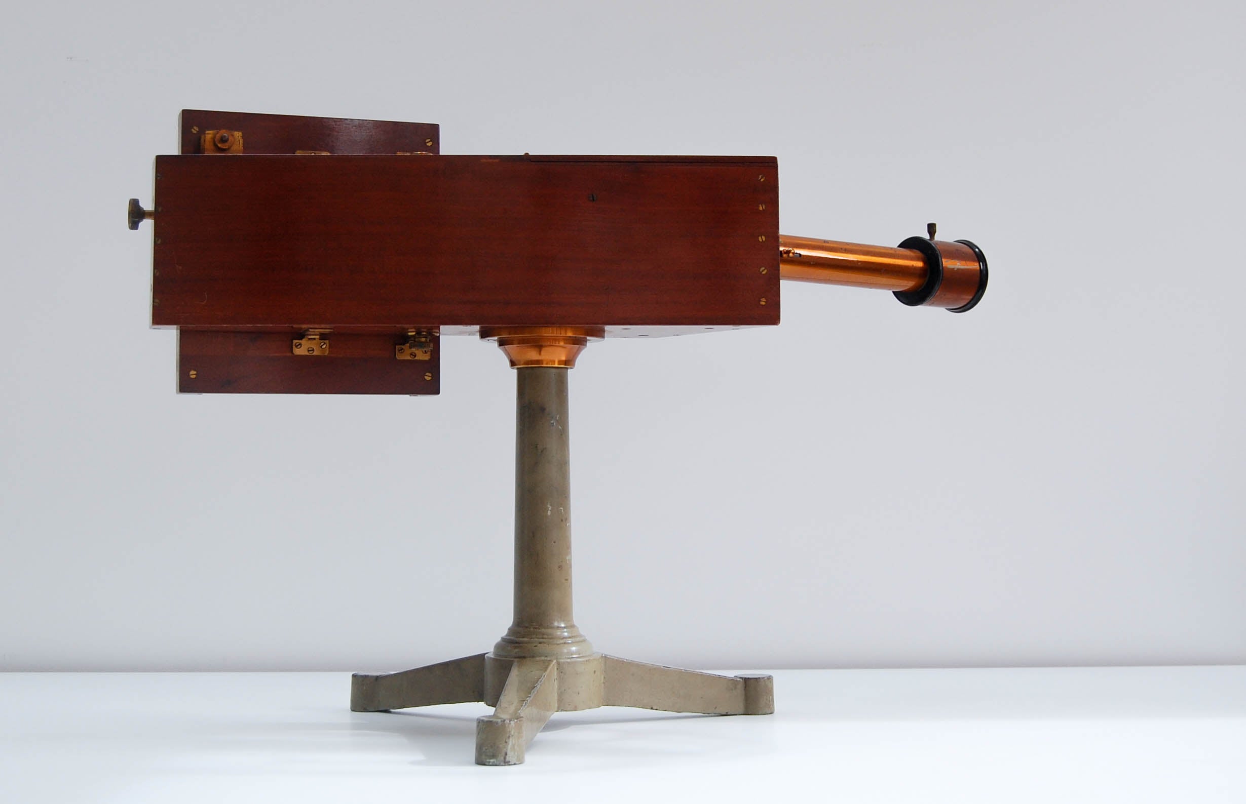 Quartz Spectrograph by Adam Hilger Ltd London – Jason Clarke Antiques
