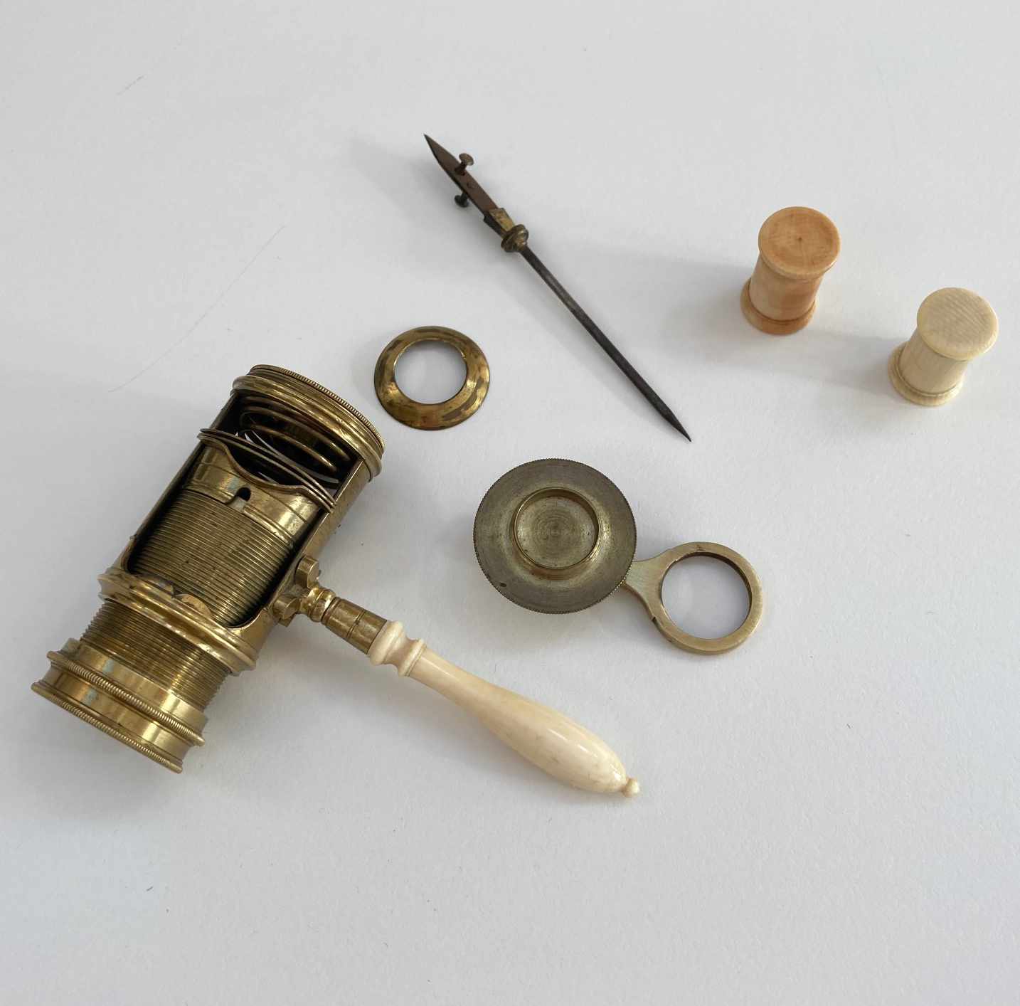 Eighteenth Century Wilson Type Screw Barrel Pocket Microscope – Jason ...
