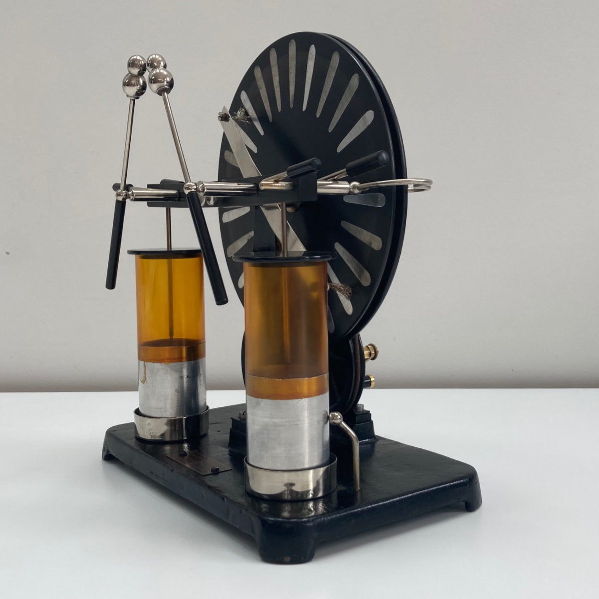 Early Twentieth Century Wimshurst Machine by Baird & Tatlock – Jason ...