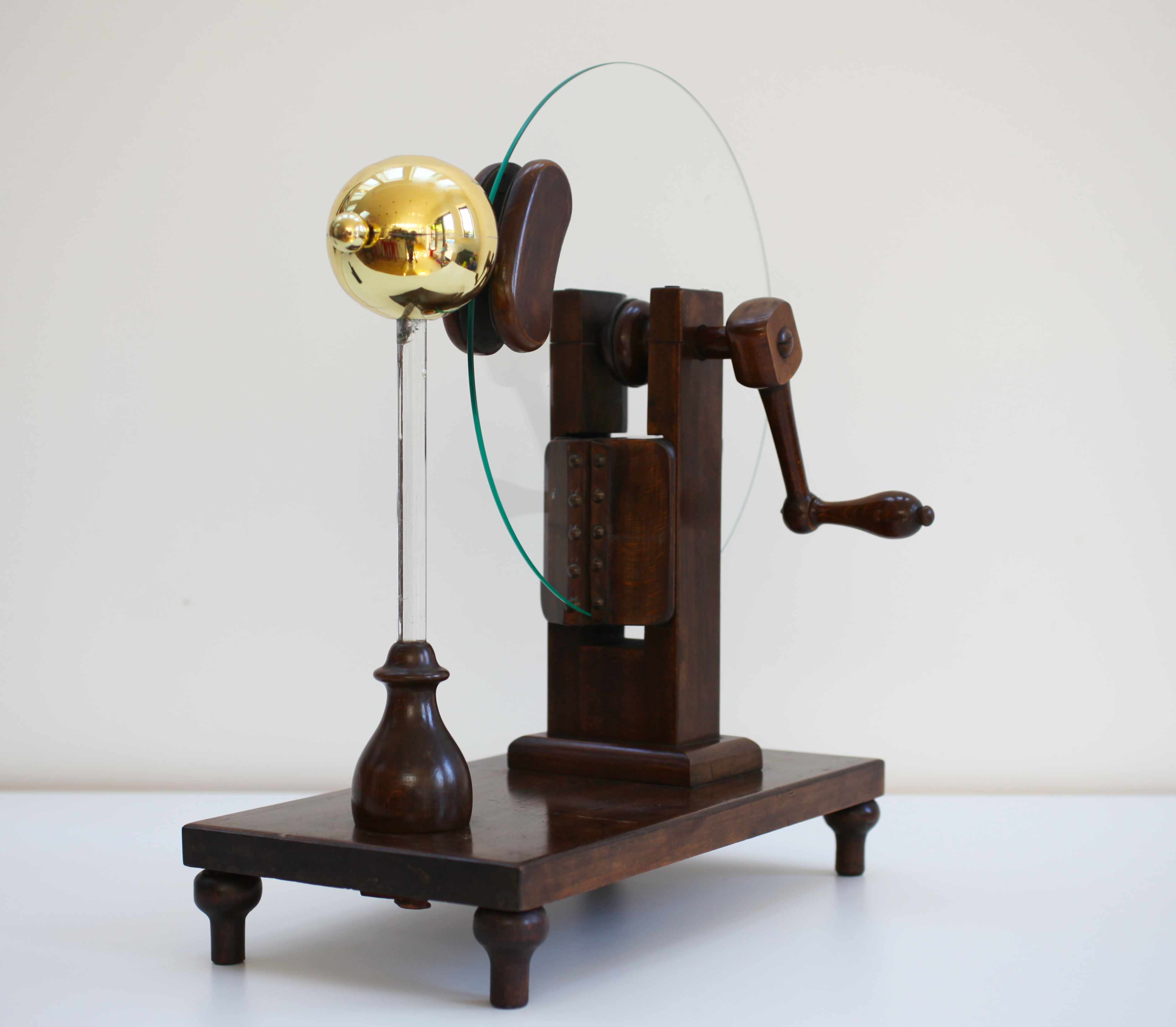 Early Victorian Winters Type Friction Electrostatic Machine – Jason ...